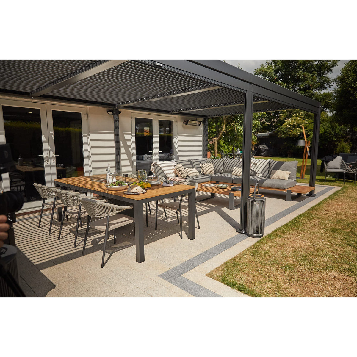 Suns Lifestyle Pergola Wall Bracket — Outdoor Iconic